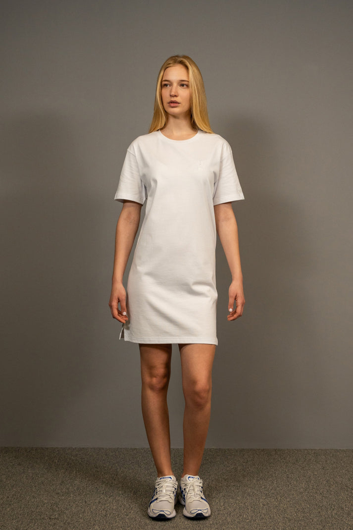 THE women's long white T-shirt